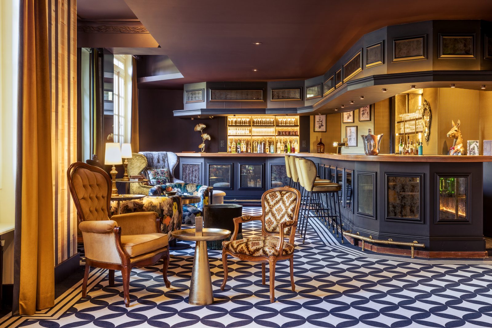 Le Social Bar - Bar du Château Jeanne & The Forest - Restaurant à ...